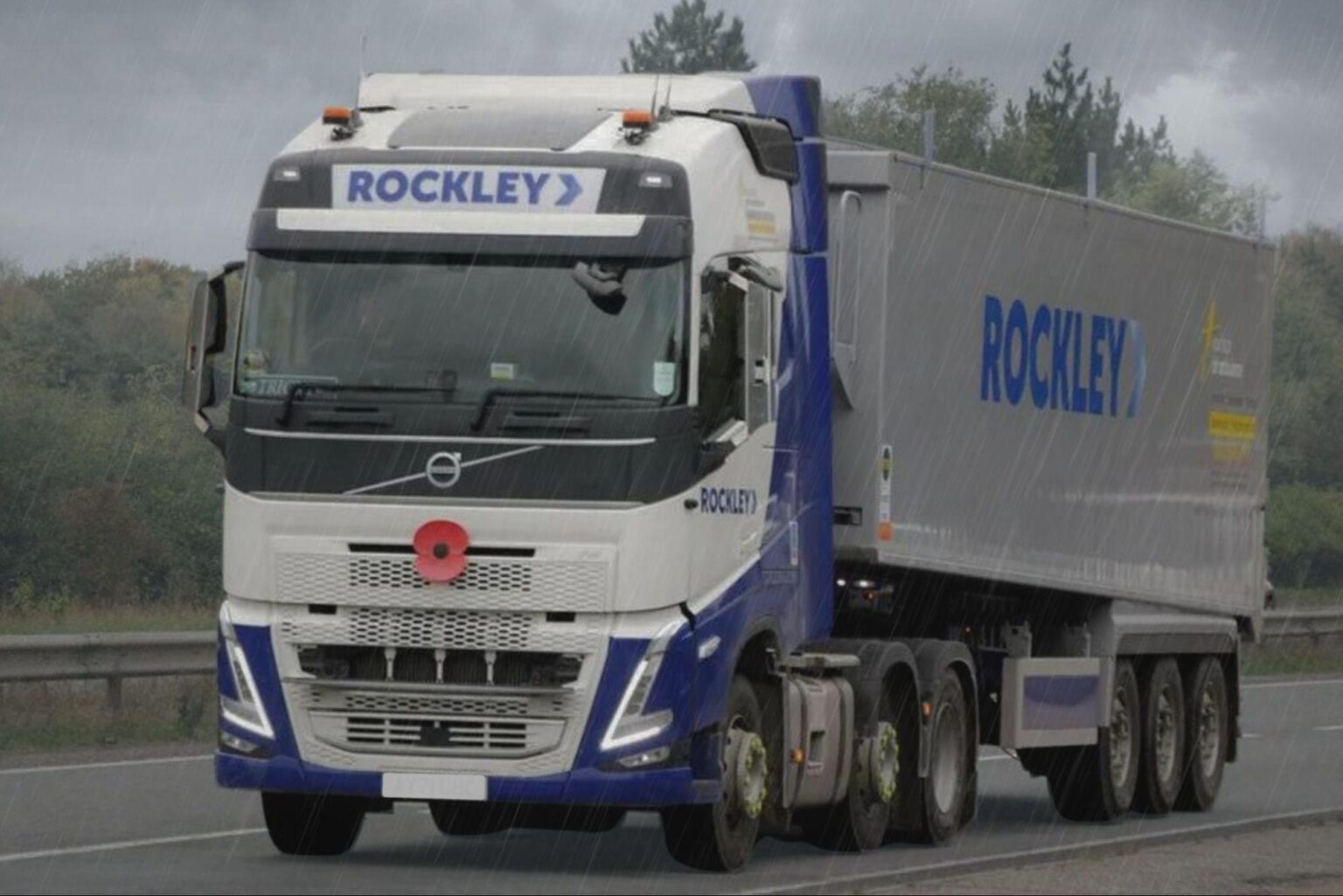 Comparing Bulk Tipper And Heavy Haulage Transport: Which Is Right For ...